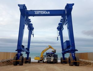 Boat Lifts - Bay Travel Lift